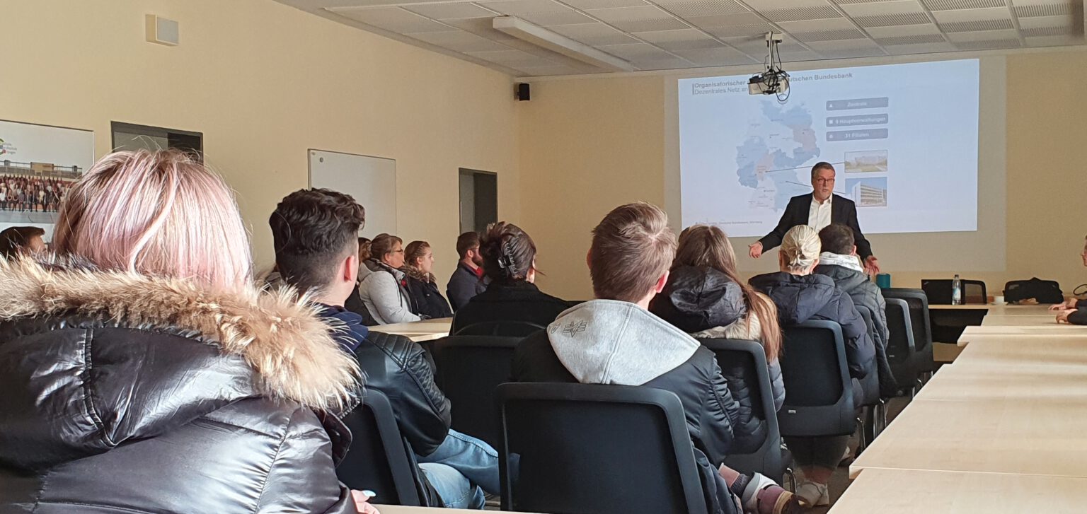Experten der Deutschen Bundesbank zu Gast an der Berufsschule ...